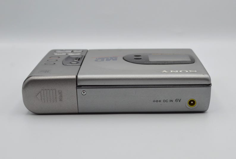 Sony MZ-R35 Walkman Minidisc Portable Recorder Player – Read ...