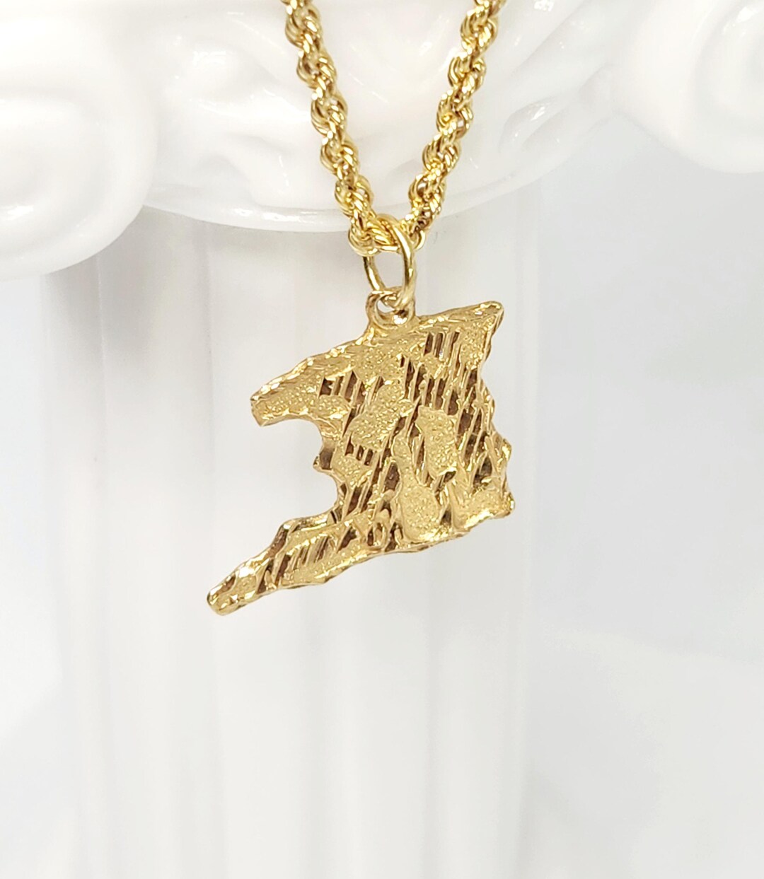 10K Yellow Gold VINTAGE Trinidad Map Pendant, Gold Trinidad Map, Gold ...