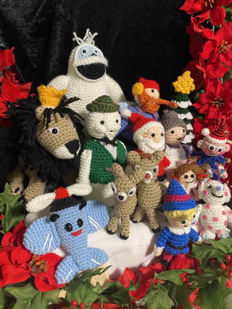 13 Characters Set PLUS a Free Crochet Tree From Popular Christmas Tv ...