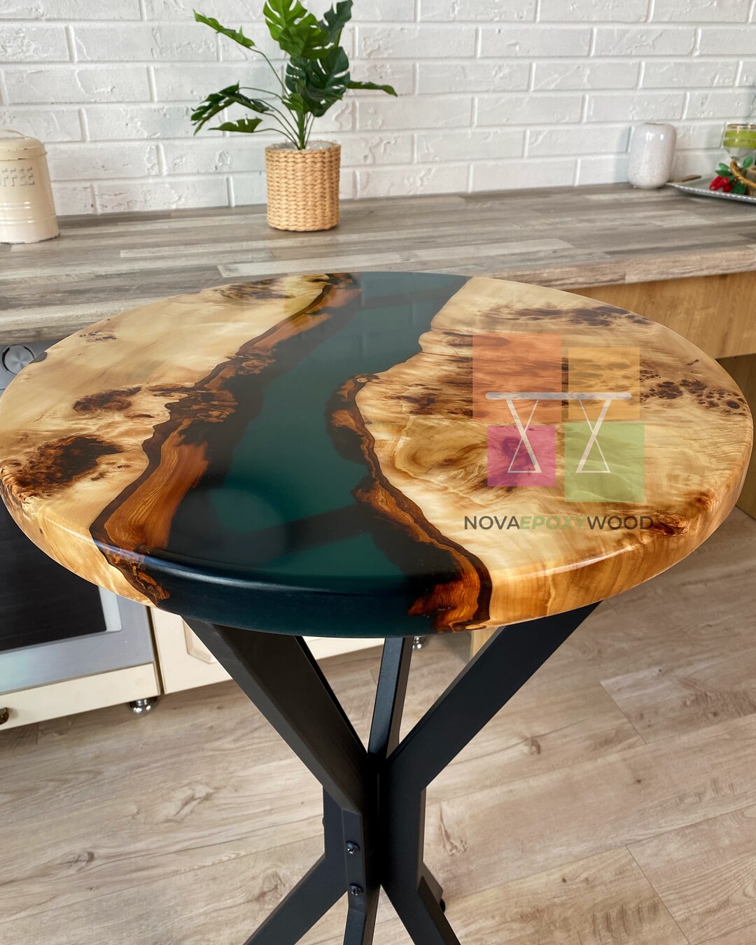 Green Clear Epoxy Resin Round Table, Poplar Wood Resin River Coffee ...