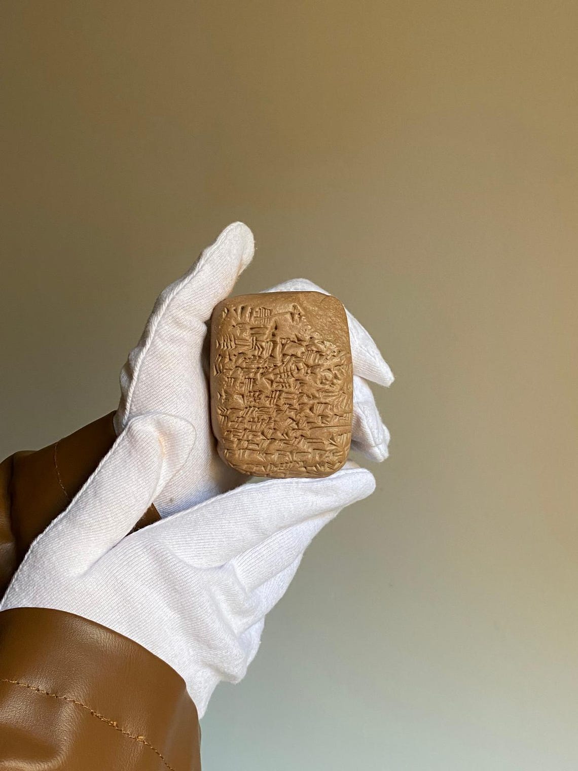 Amarna Epistle: Diplomatic Correspondence From Ashur-uballit, King of ...