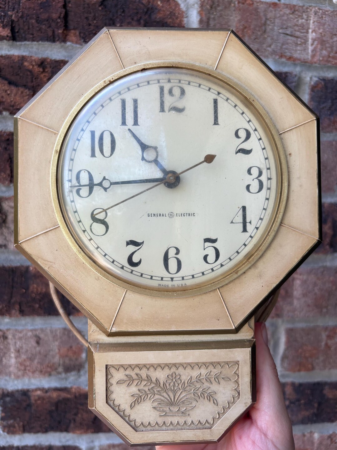 Vintage General Electric 2128A Kitchen Wall Clock Works Kitschy ...