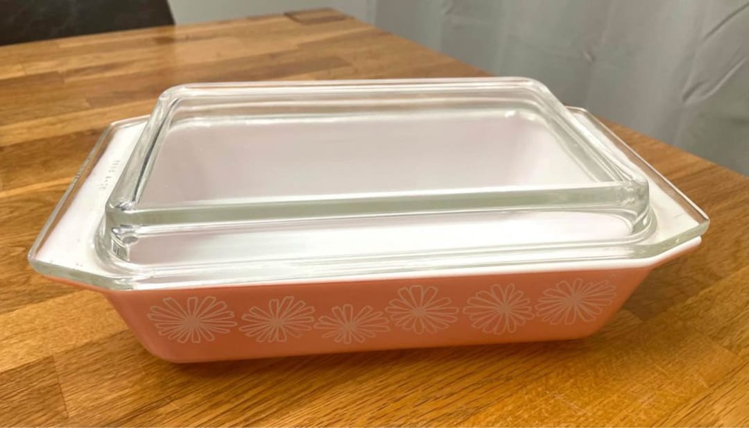 1950s Pink Daisy JAJ Pyrex Spacesaver - Etsy