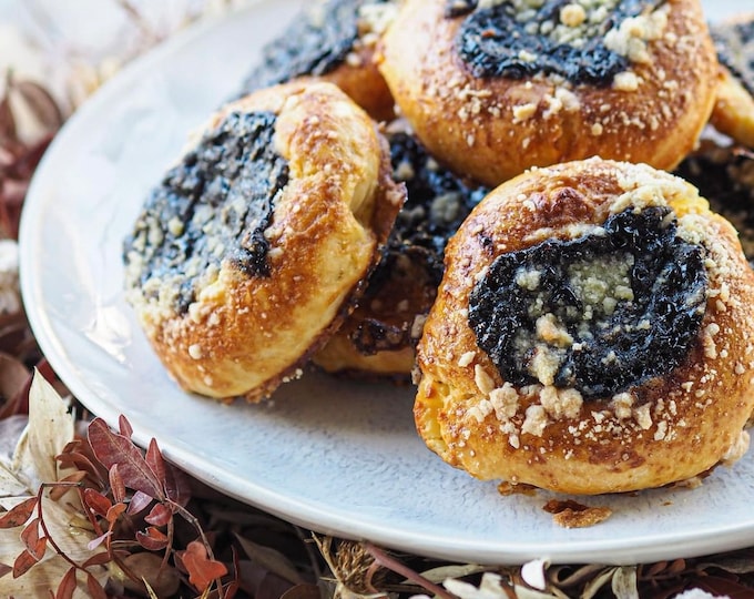 Czech Kolache, Kolachi, European Pastry, Wedding Pastry With Prune/plum ...