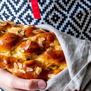 Czech Homemade Sweetbread, Challah, Braid Bread, European Sweet Pastry ...