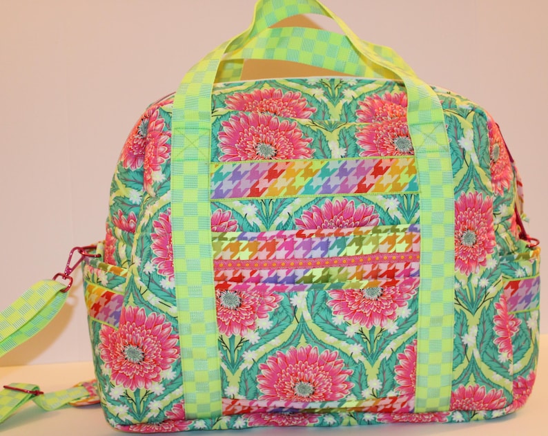 Ultimate Travel Bag - Tula Pink Untamed, Pattern Byannie - Etsy