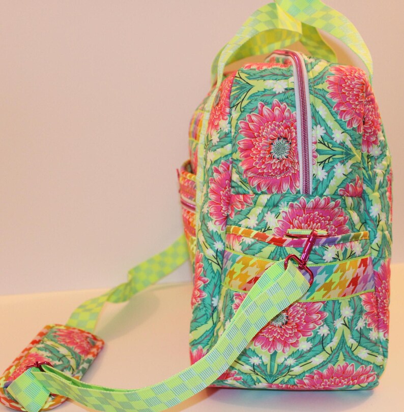 Ultimate Travel Bag - Tula Pink Untamed, Pattern Byannie - Etsy