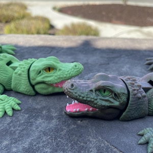 3D Printed Atriculating Alligator With Opening Mouth and Random Glass ...