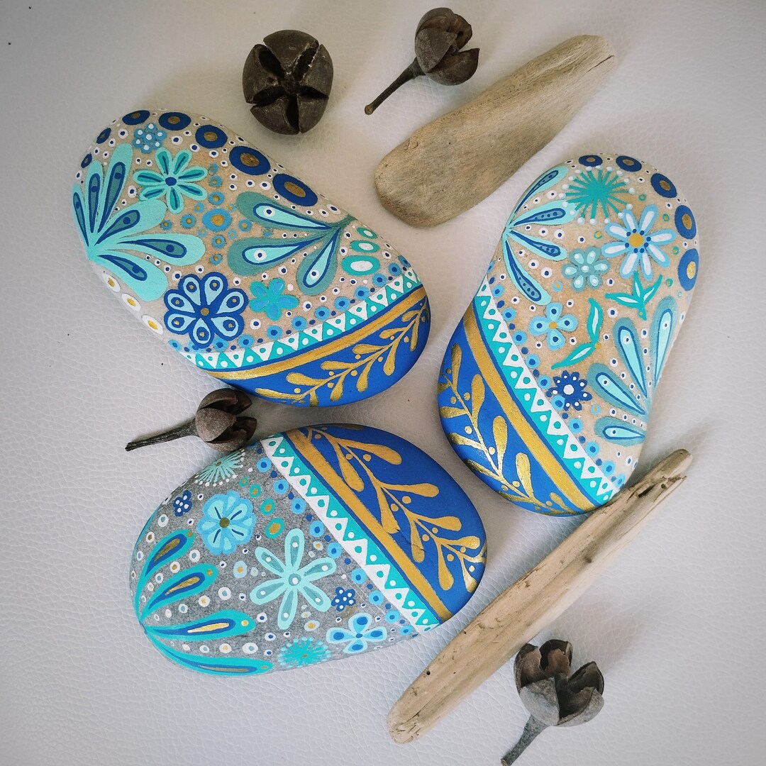 Hand-painted Pebbles, Decorative Objects, Unique Quality Pieces. - Etsy