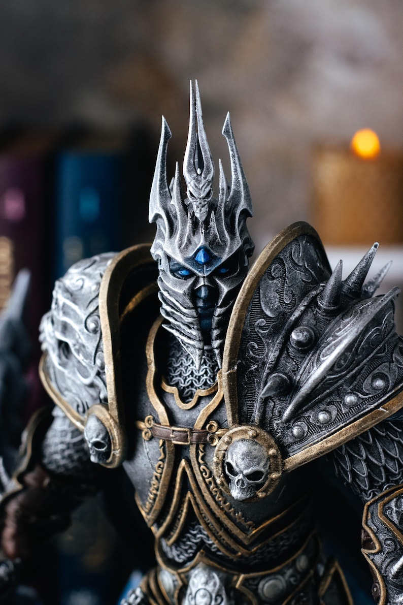 Lich King Figurine: Hand-painted World of Warcraft Fan Art - Etsy
