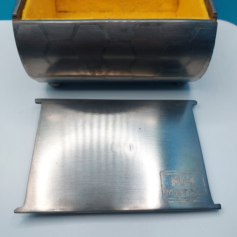 Honeycomb Bees - Round Nickel Plated Steel Keepsake Box 4.5" X 3" - Etsy