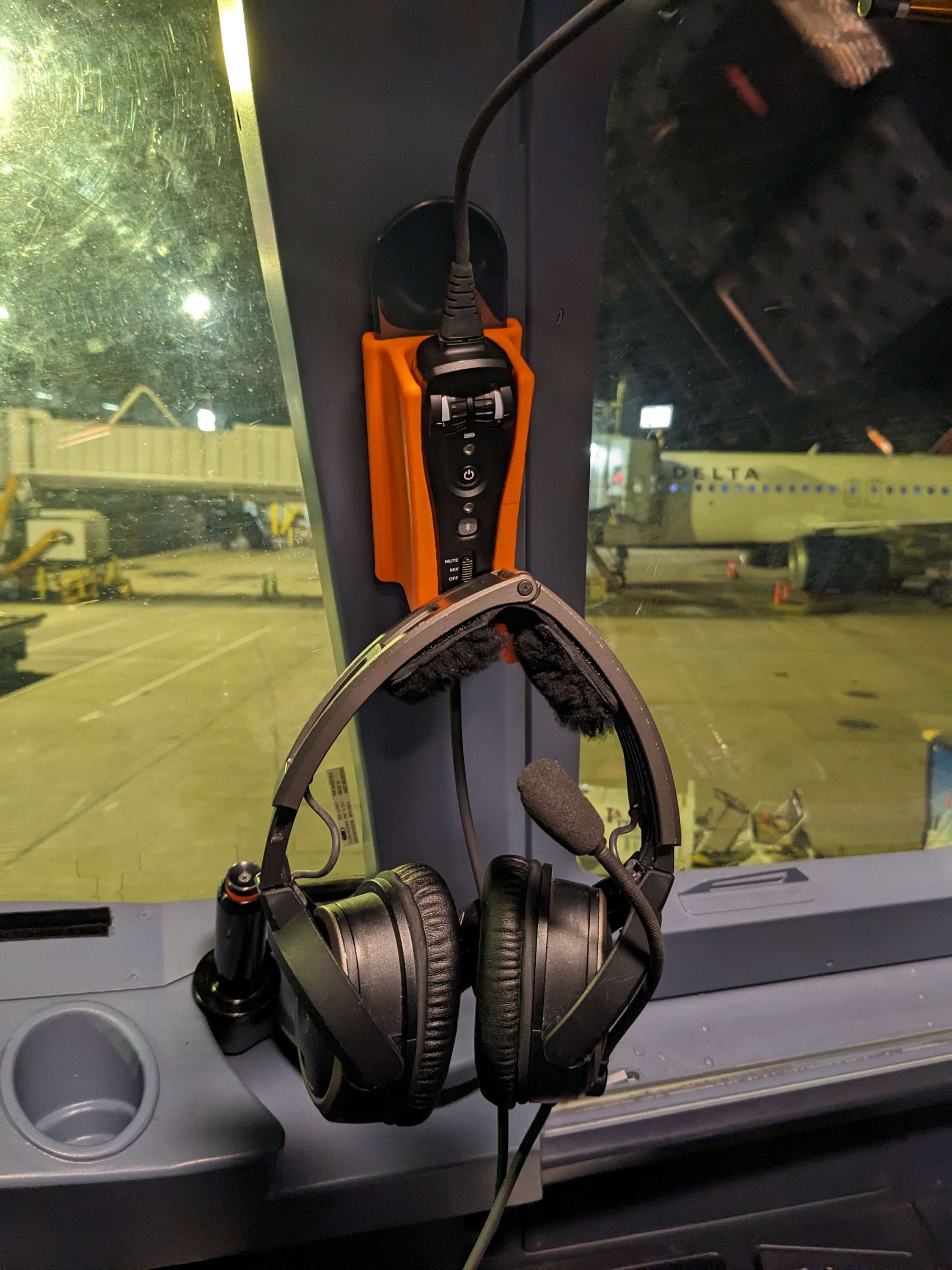 Bose A20 Module Box Mount for the Airbus A320 Series. Options to Fit ...