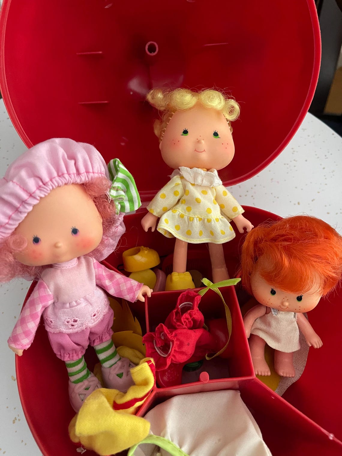 Plastic Strawberry Shortcake - Strawberry-shaped Carrying Case With 3 ...