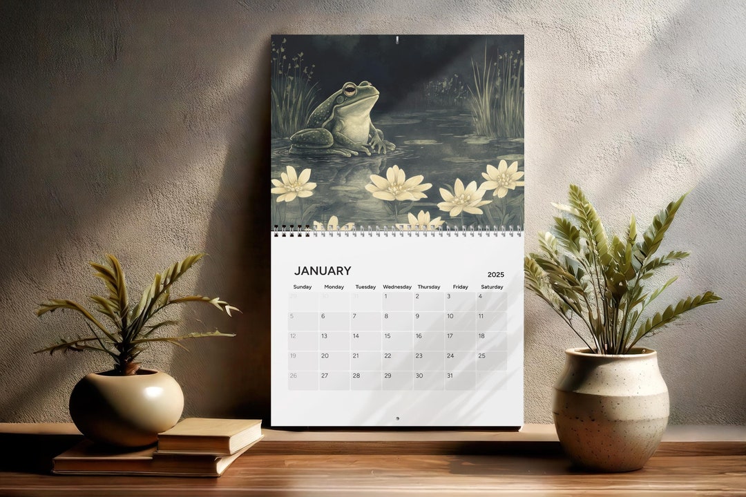 2025 Frog Calendar, Realistic Frog Illustrations Wall & Desk Calendar ...