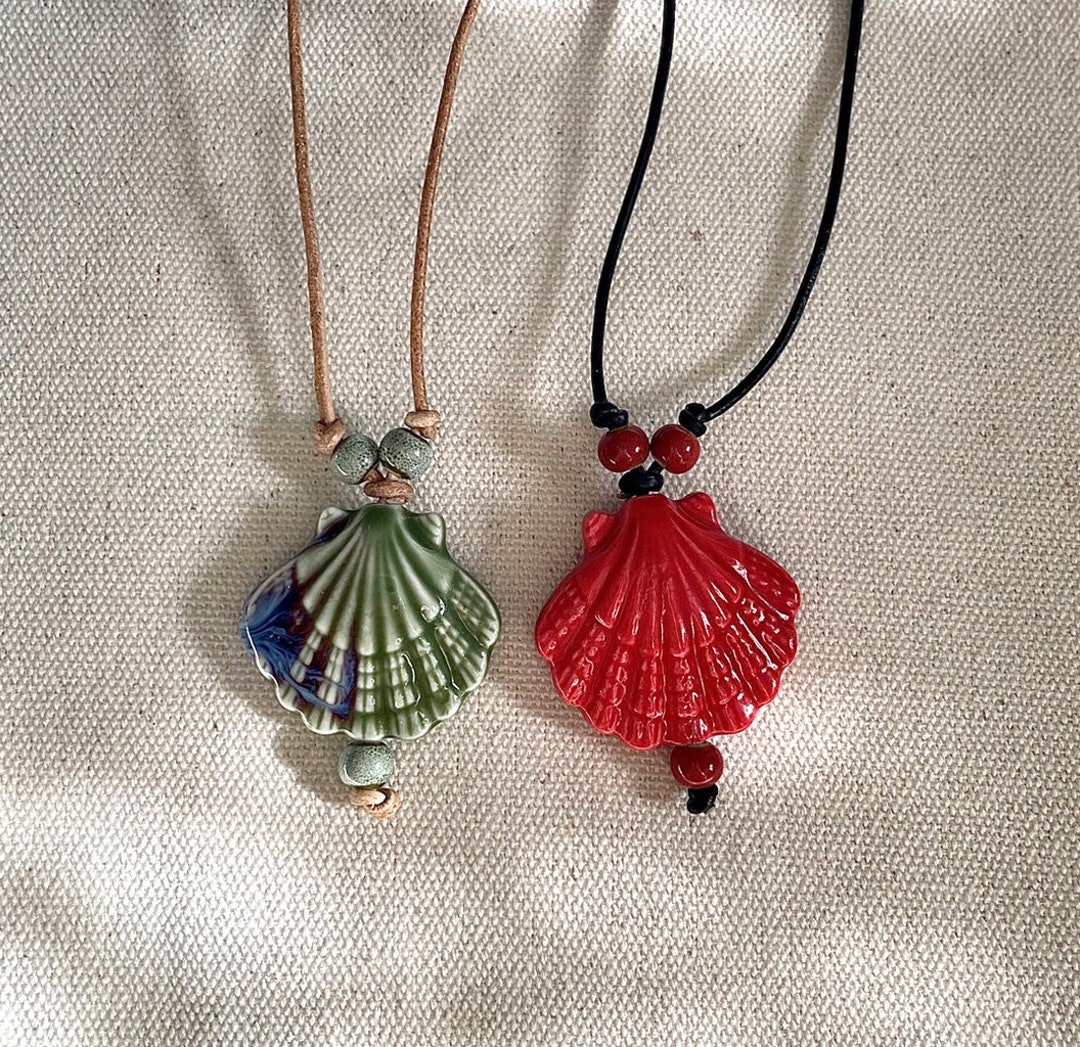 Red & Green Seashell Beads Necklace - Etsy