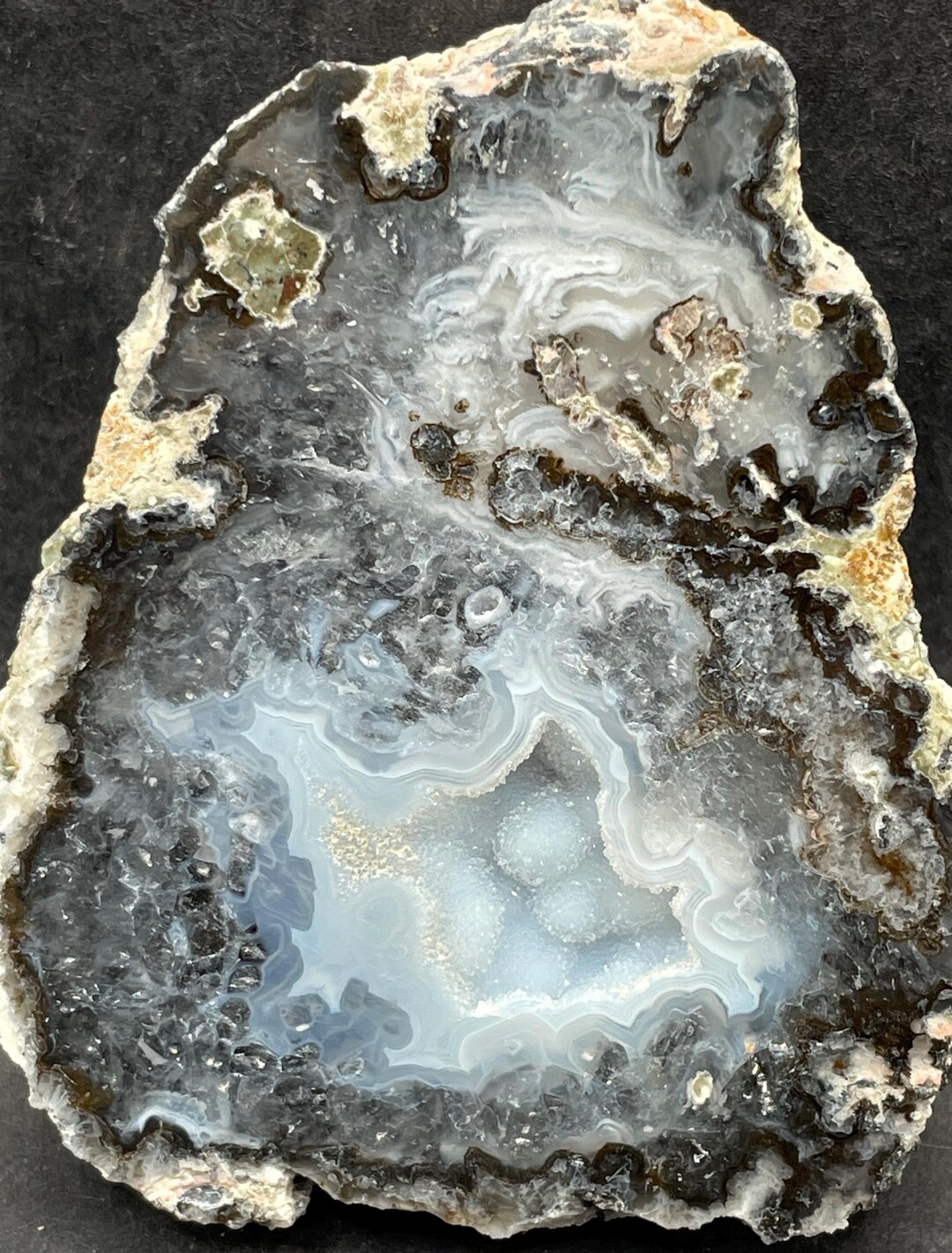 Trancas Geode: Face Polished Fluorescent Specimen With Crystal Center ...