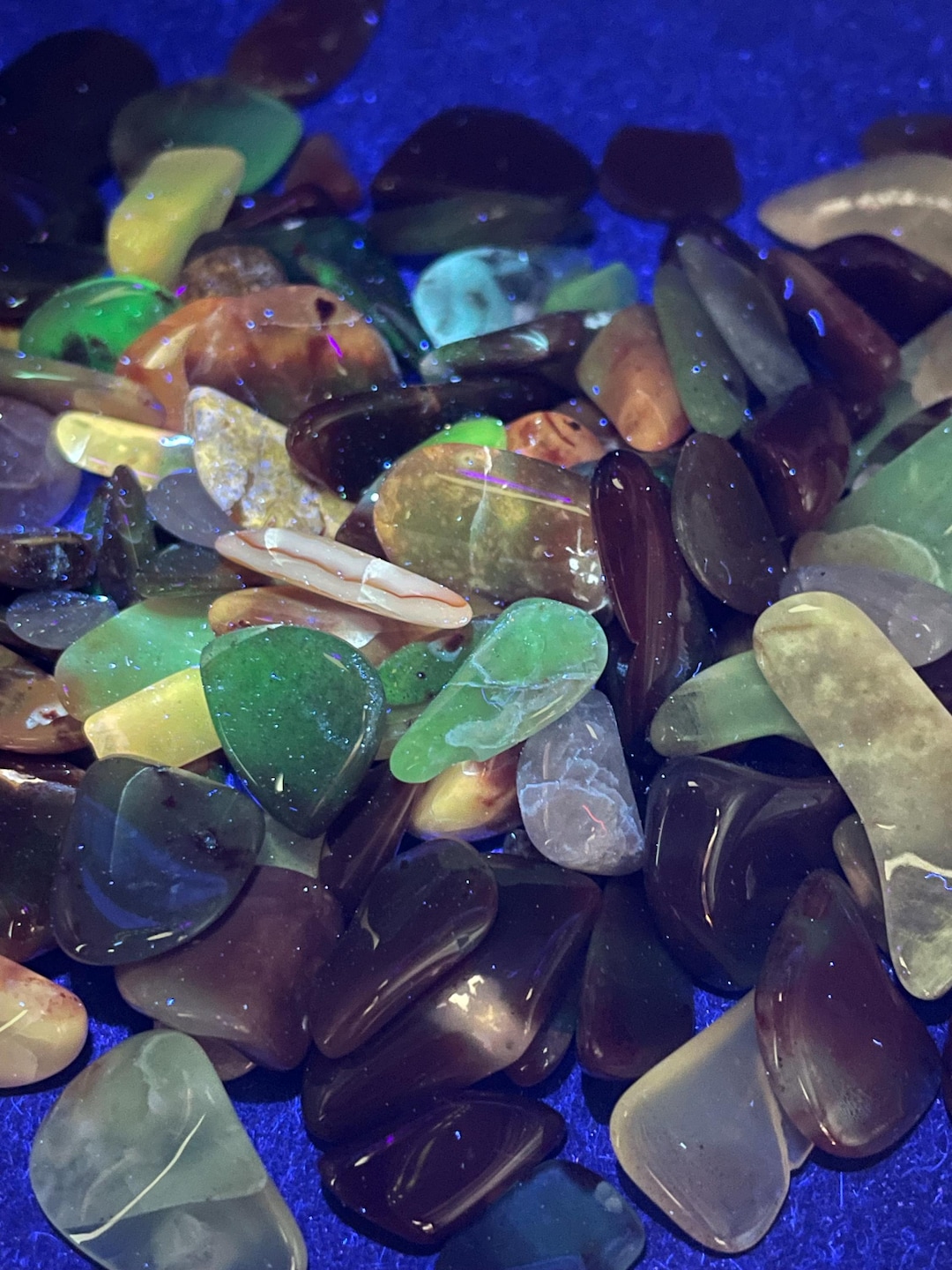Pigeon Blood Agates - Tumbled and Polished Small Chips and Pieces - 5oz ...