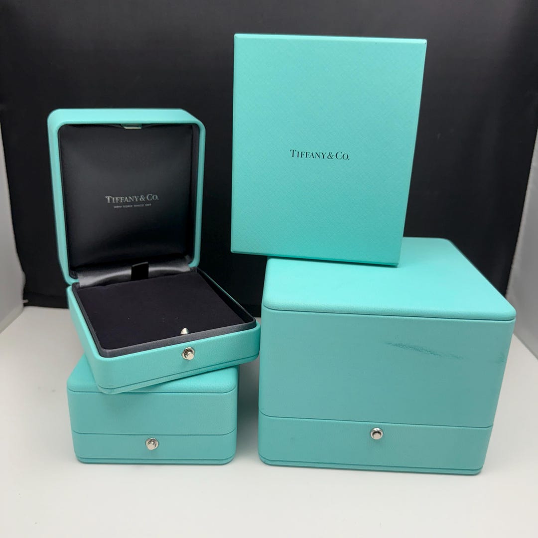 USED EMPTY Tiffany Boxes: Cardboard Medium Box, Leather Medium Box ...