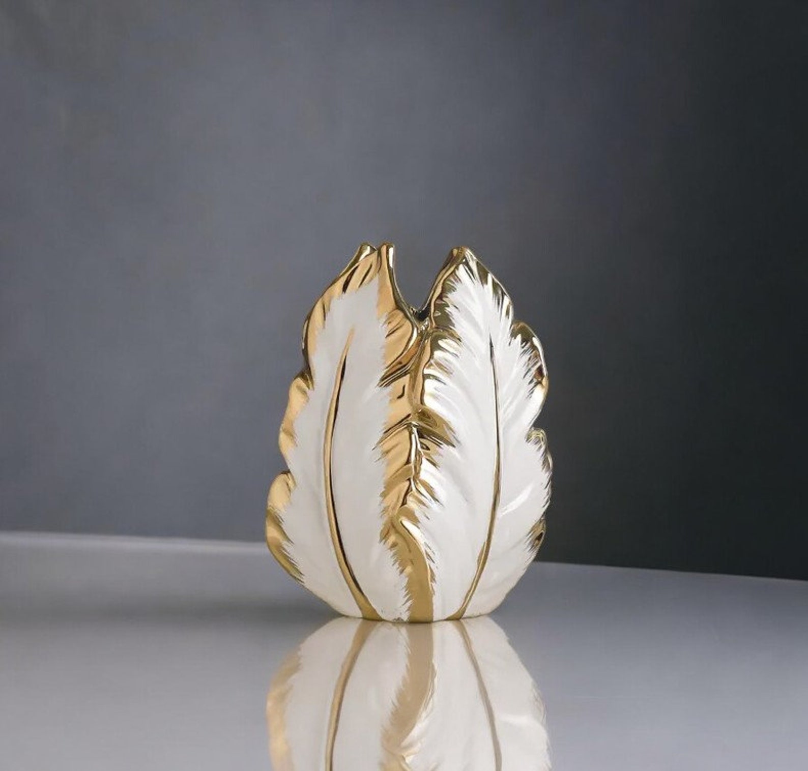 Luxurious White and Gold Feather Vase Elegant Ceramic Vases for Modern ...