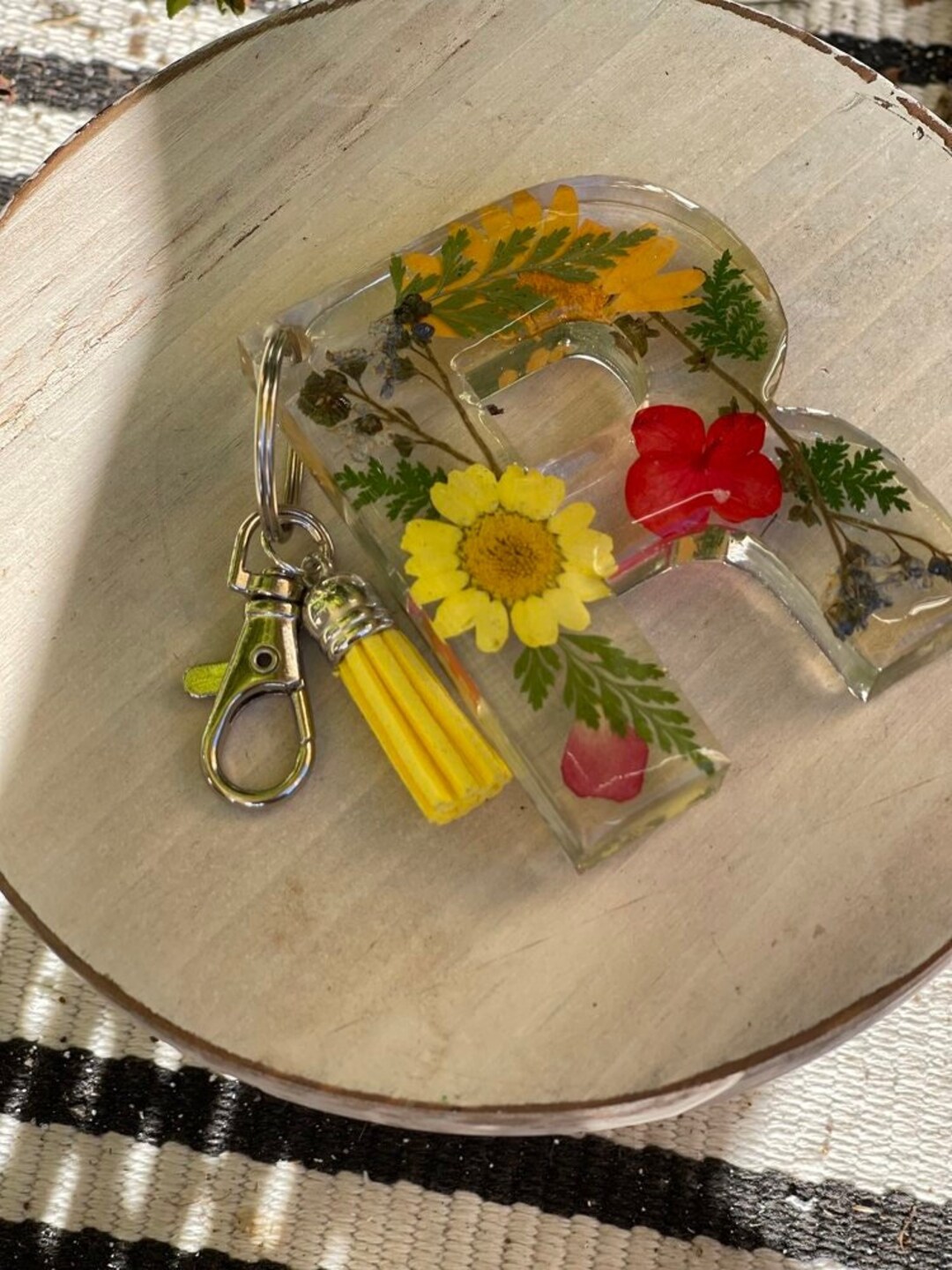 Letter R Keychain, Resin Key Chain, Initial Key Chain, Flower Key Chain ...