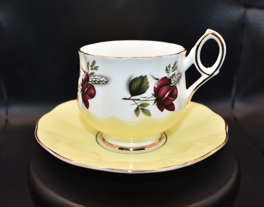 Vintage Elizabethan Set / Tea Cup and Saucer Set / England / Pastel ...