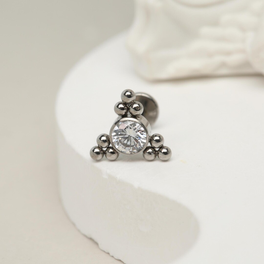 16G 18G Triangle Internally Threaded -labret Cartilage Earrings Stud ...