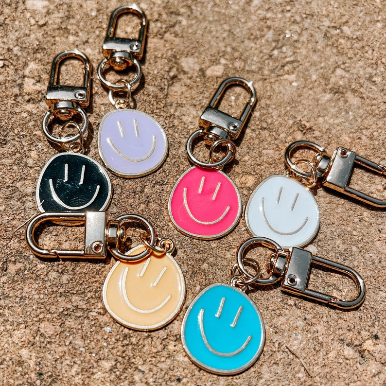 Smiley Face Keychain - Etsy