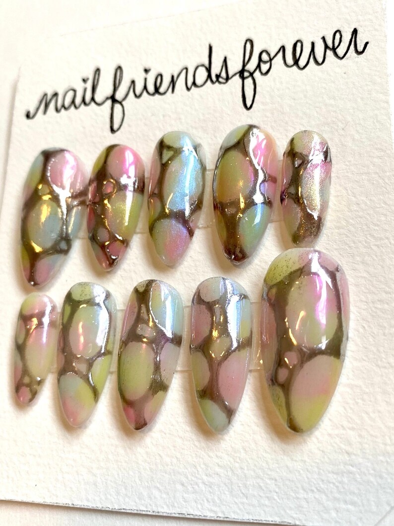 Y2K Silver Pastel Chrome Nails, Watercolour Nails, Chrome Design ...