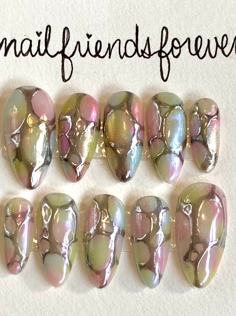 Y2K Silver Pastel Chrome Nails, Watercolour Nails, Chrome Design ...