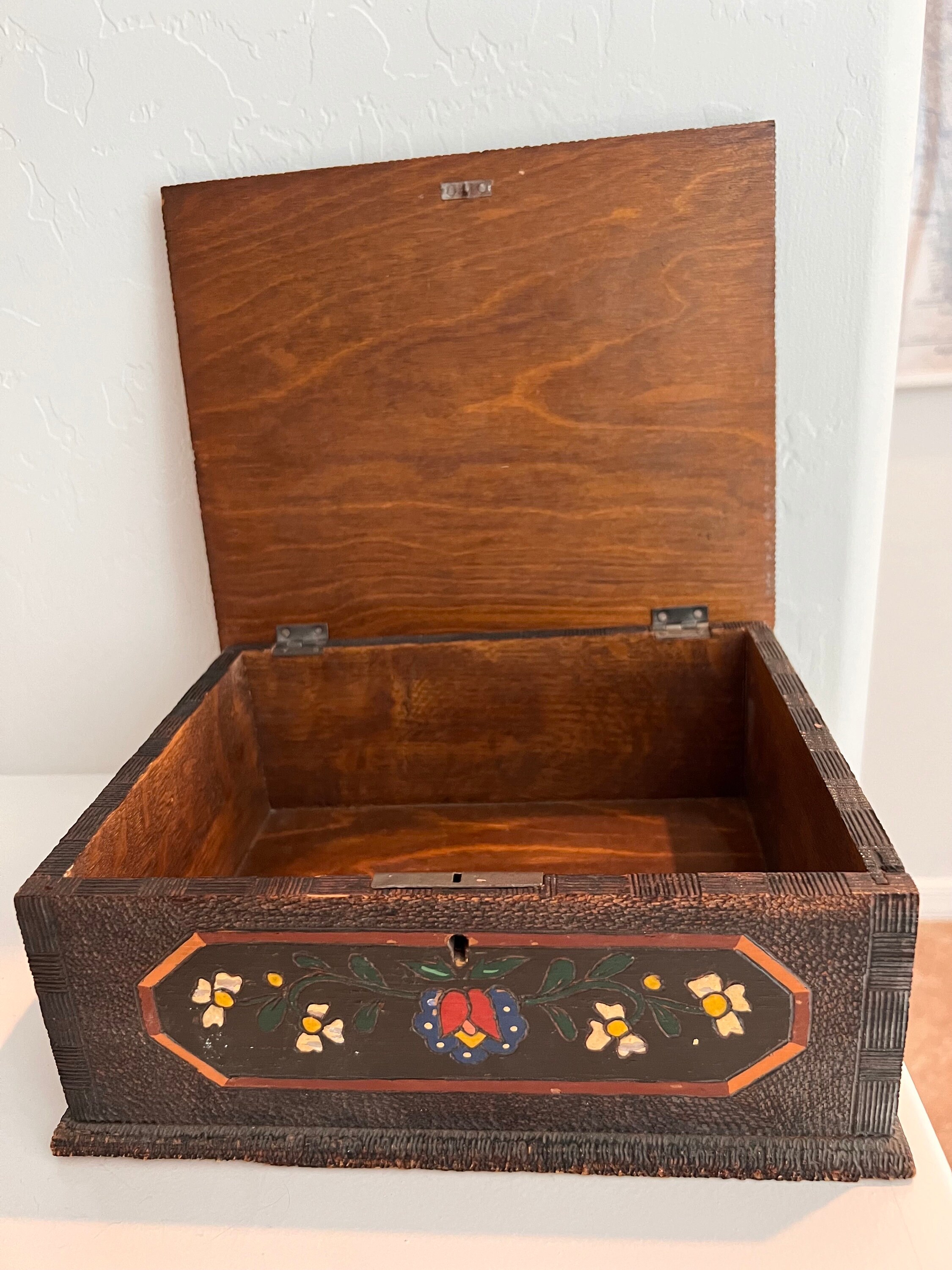 Antique Wood Box Handpainted Folk Art, Tramp Art, Keyhole, Painted Red ...