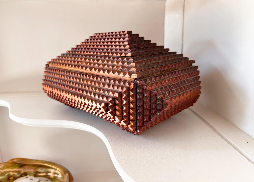 Antique Tramp Art Box 1896 Folk Art Keepsake Jewelry Box, Pyramid Shape ...