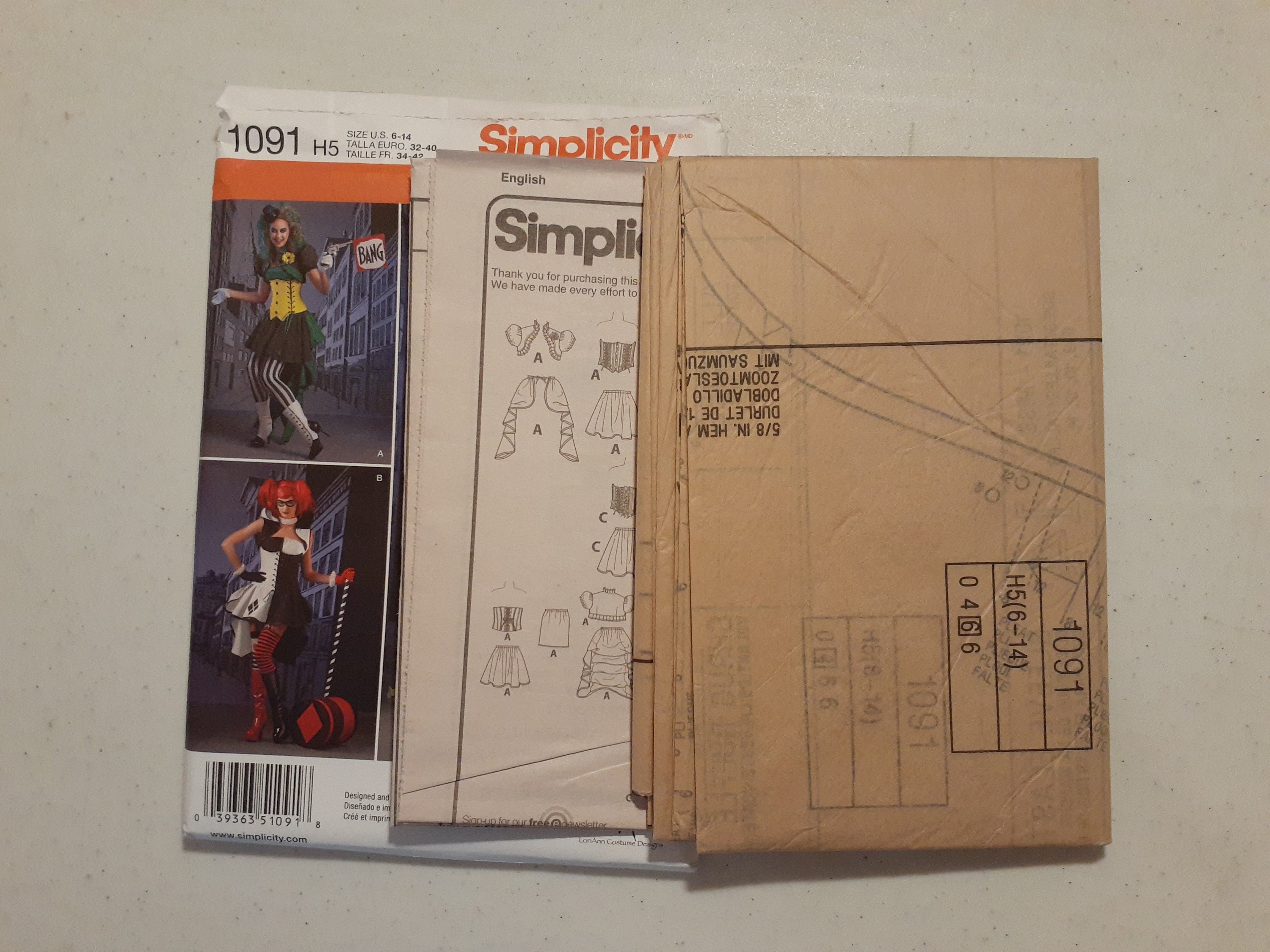 Simplicity Poison Ivy Harlequin Costume Pattern 1091 by Loriann, Size 6 ...