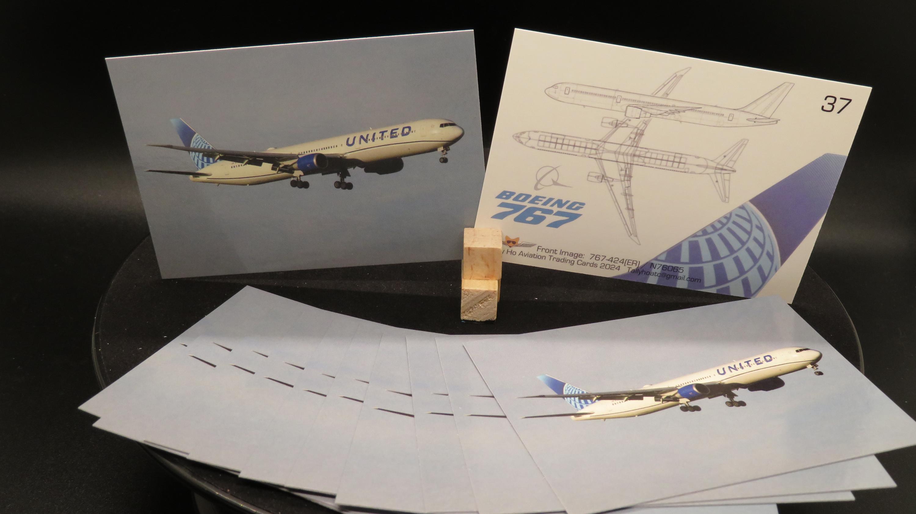 United Airlines Boeing 767-400 Set of 25 Aviation Trading Cards - 2.5"x ...
