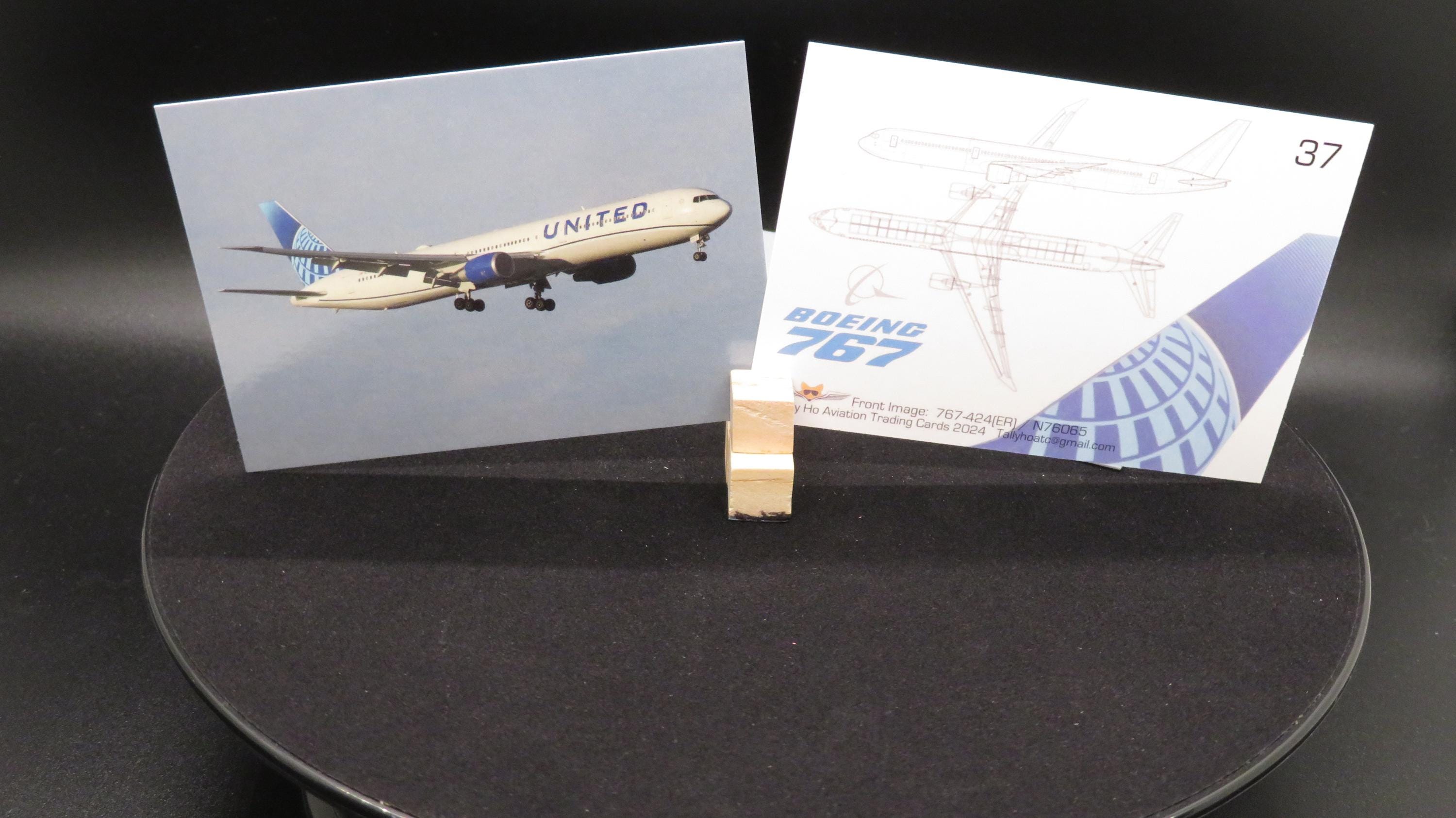United Airlines Boeing 767-400 Set of 25 Aviation Trading Cards - 2.5"x ...
