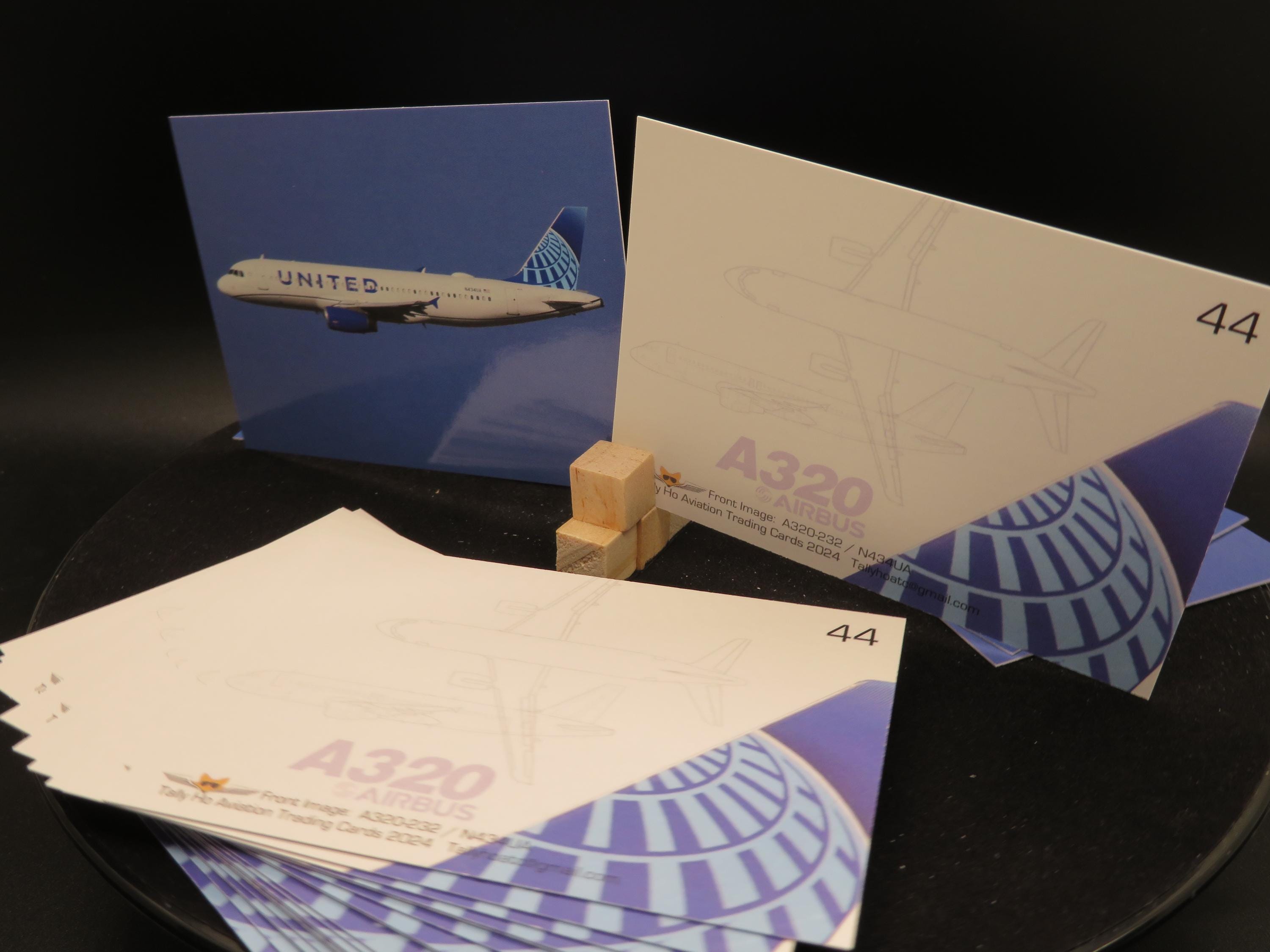 United Airlines Airbus A320 Set of 25 Aviation Trading Cards - 2.5"x 3. ...