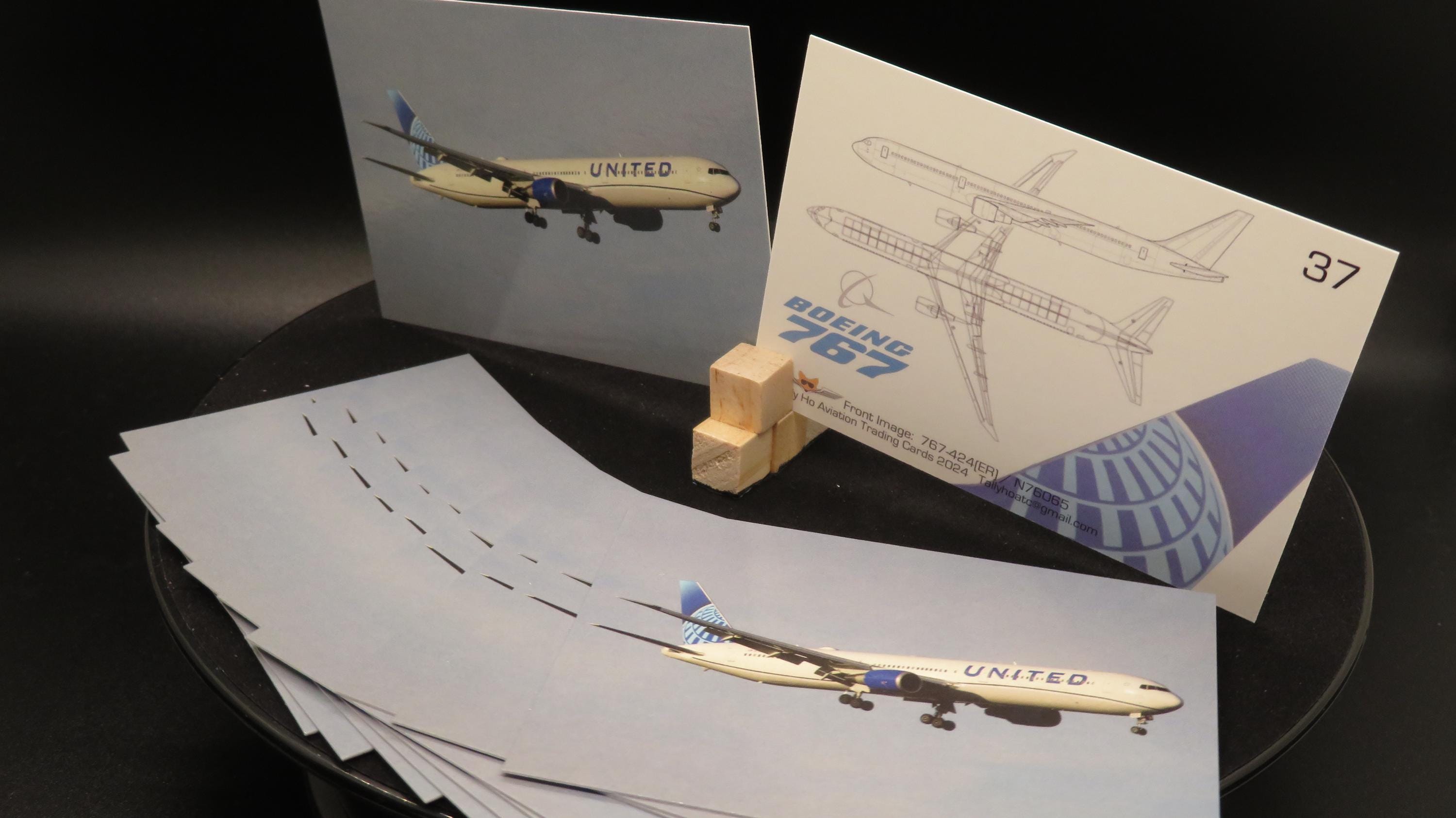 United Airlines Boeing 767-400 Set of 25 Aviation Trading Cards - 2.5"x ...