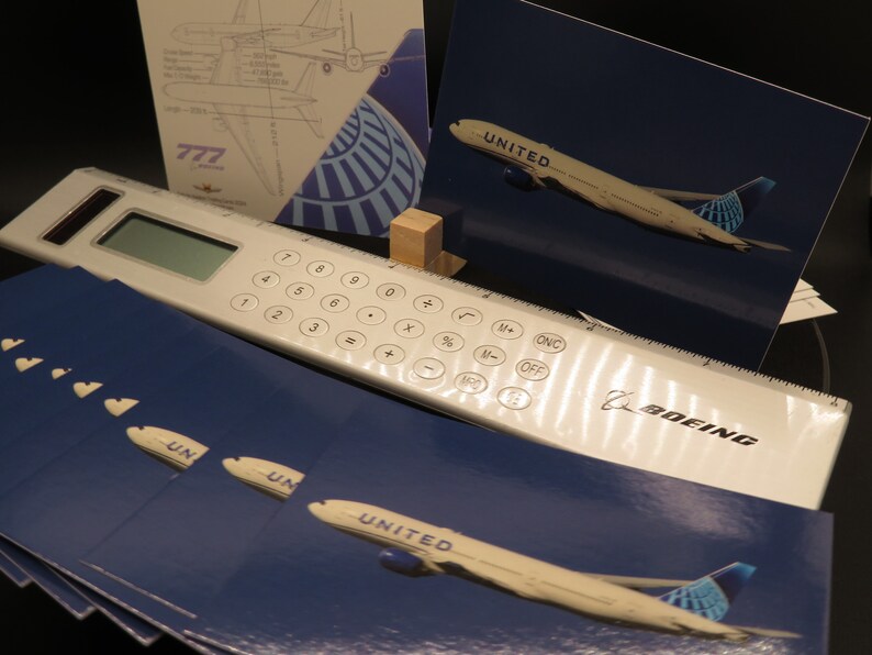 United Airlines Boeing 777-200 Set of 25 Airplane Trading Cards - 2.5"x ...