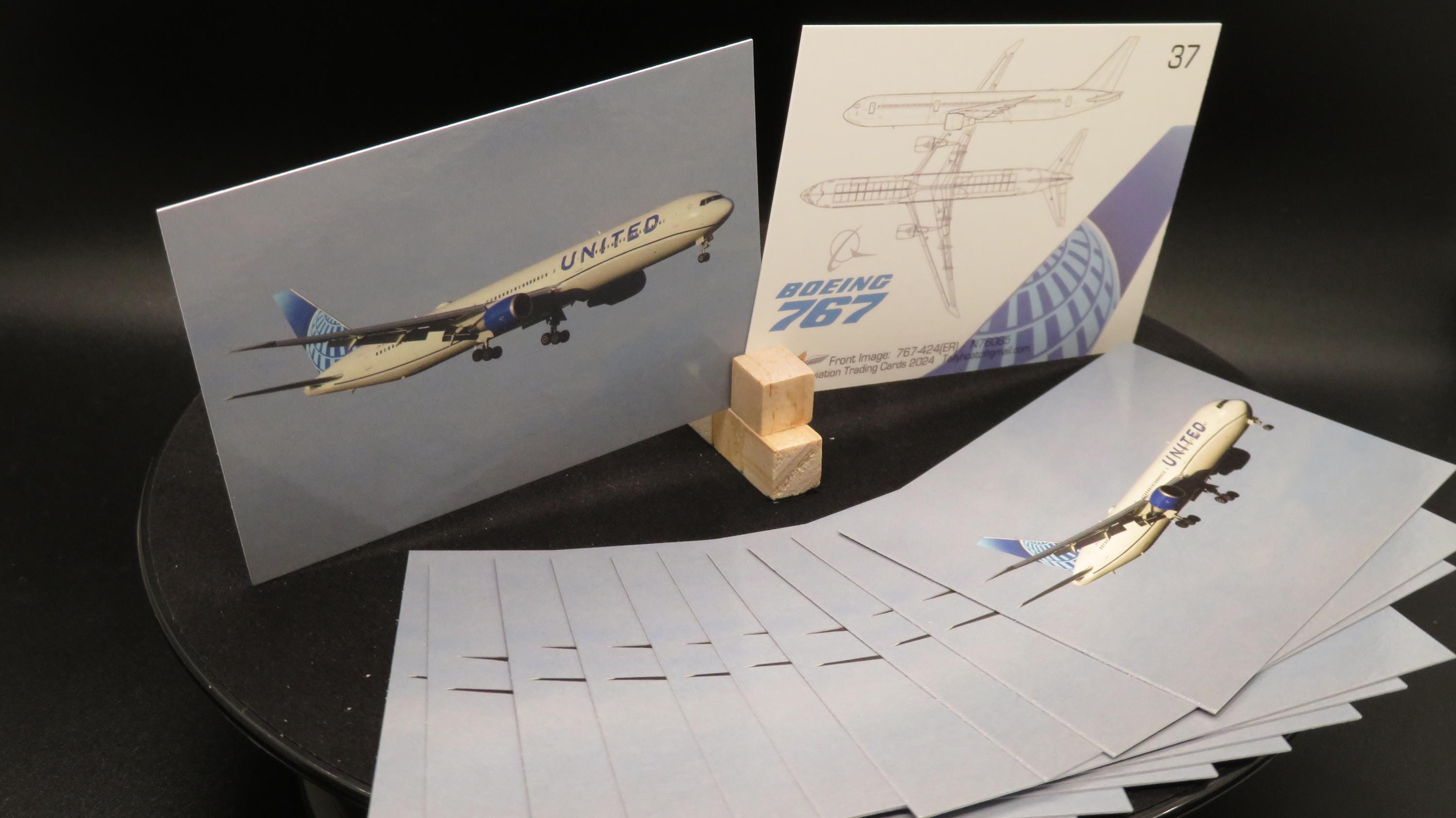 United Airlines Boeing 767-400 Set of 25 Aviation Trading Cards - 2.5"x ...