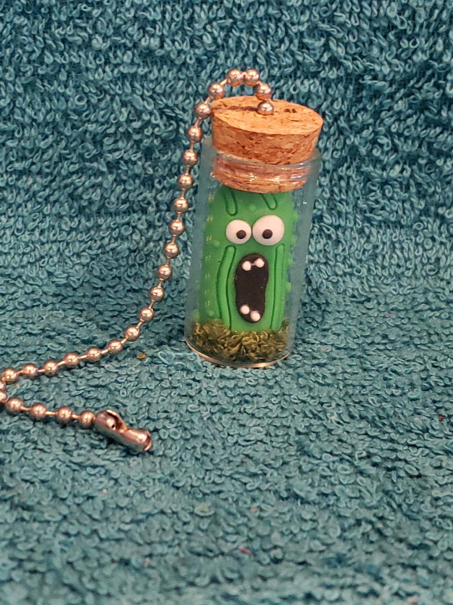Screaming Pickle in Glass Bottle Light Pull or Fan Pull - Sreaming ...