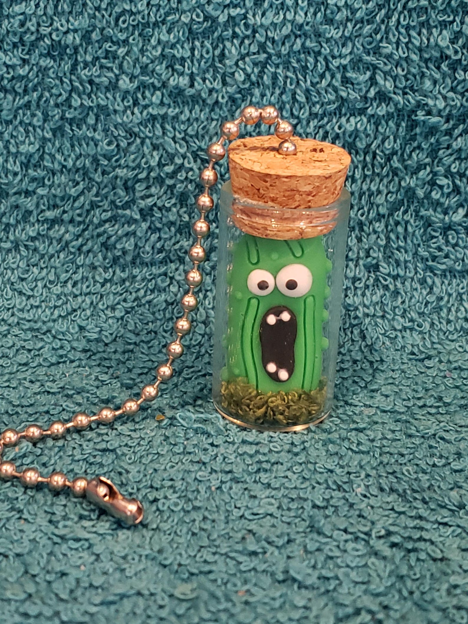 Screaming Pickle in Glass Bottle Light Pull or Fan Pull - Sreaming ...
