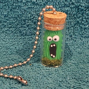Screaming Pickle in Glass Bottle Light Pull or Fan Pull - Sreaming ...