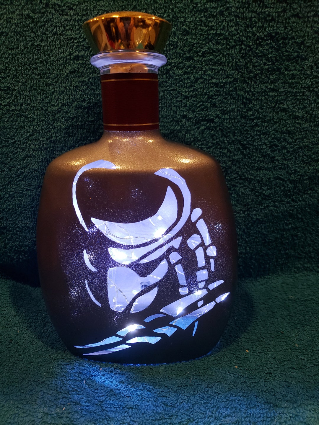 Predator Handmade Lighted Lamp Bottle - Predator - Horror Decor - Etsy