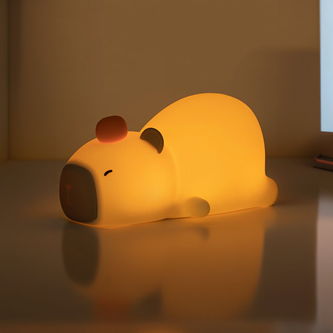 Cute Capybara Rechargeable Silicone Lamp Table & Desk Night Light ...