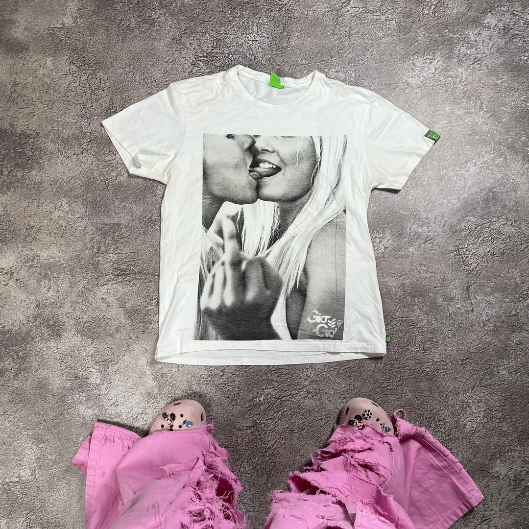 Vintage Y2K Adult Fuck Middle Finger Babe Kiss Funny Tee Slogan Humor ...