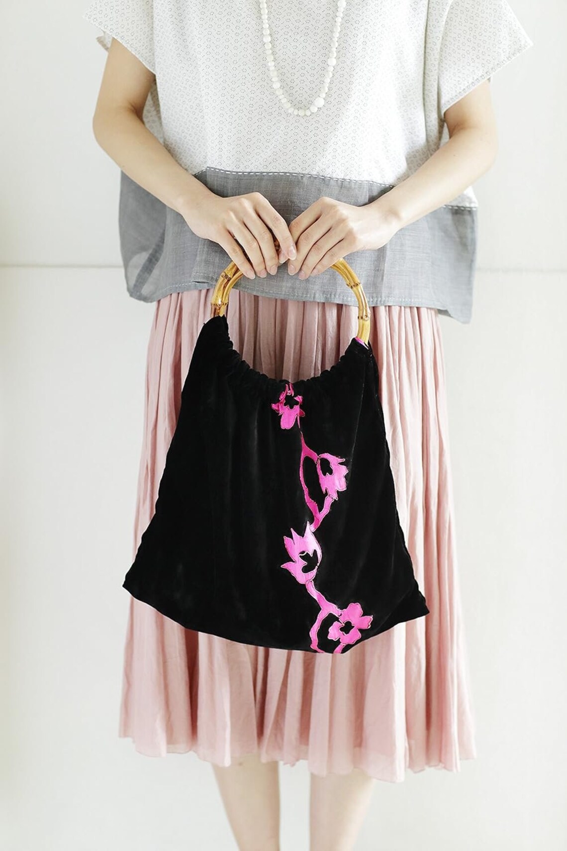 From Kimono Clothes and Accessories of Simple Line Making by Hand ...