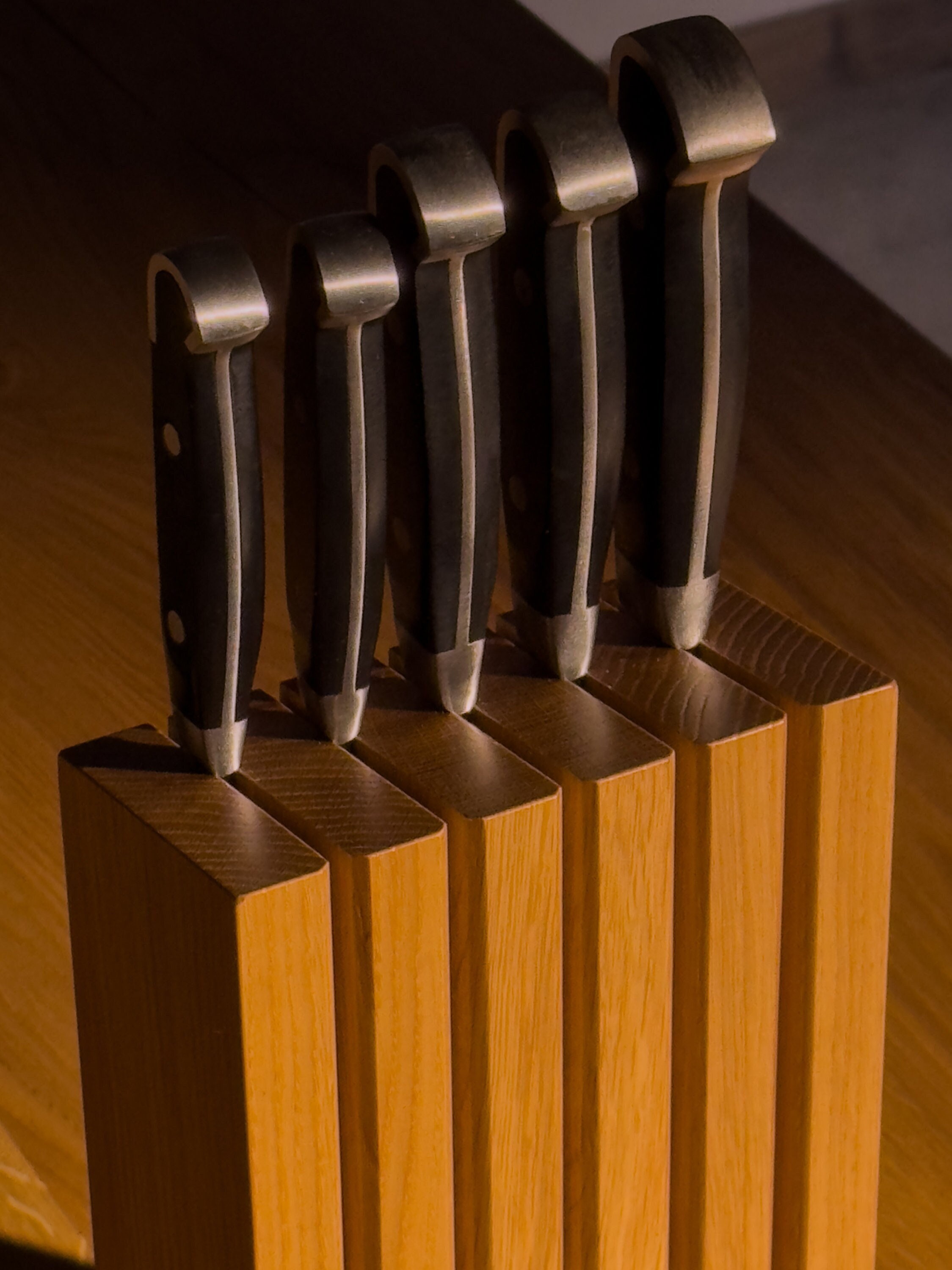 Oak Wood Magnetic Knife Block for 5 Knives Modern Storage Solution for ...