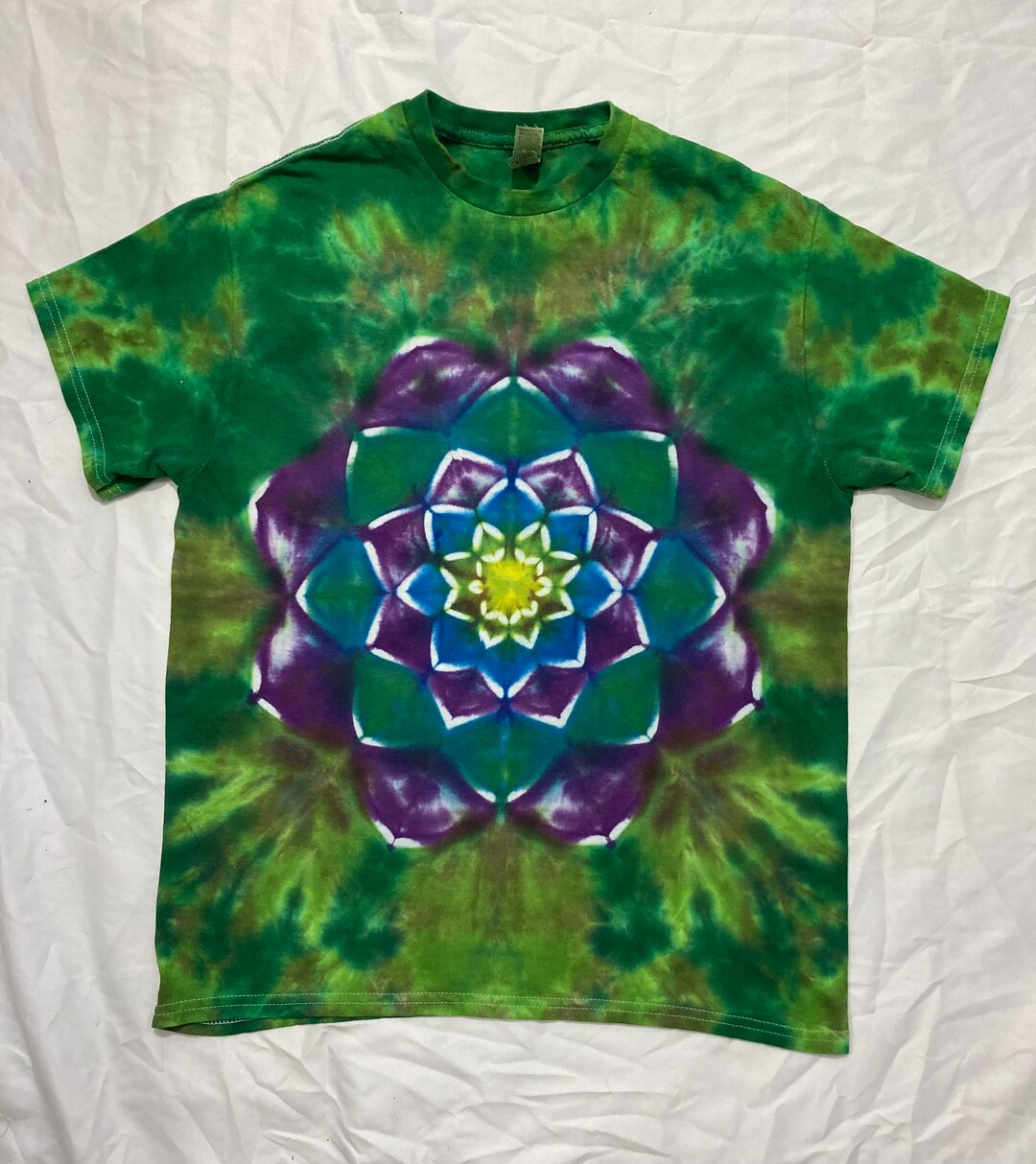 M Unisex Lotus Tie Dye T-shirt - Etsy