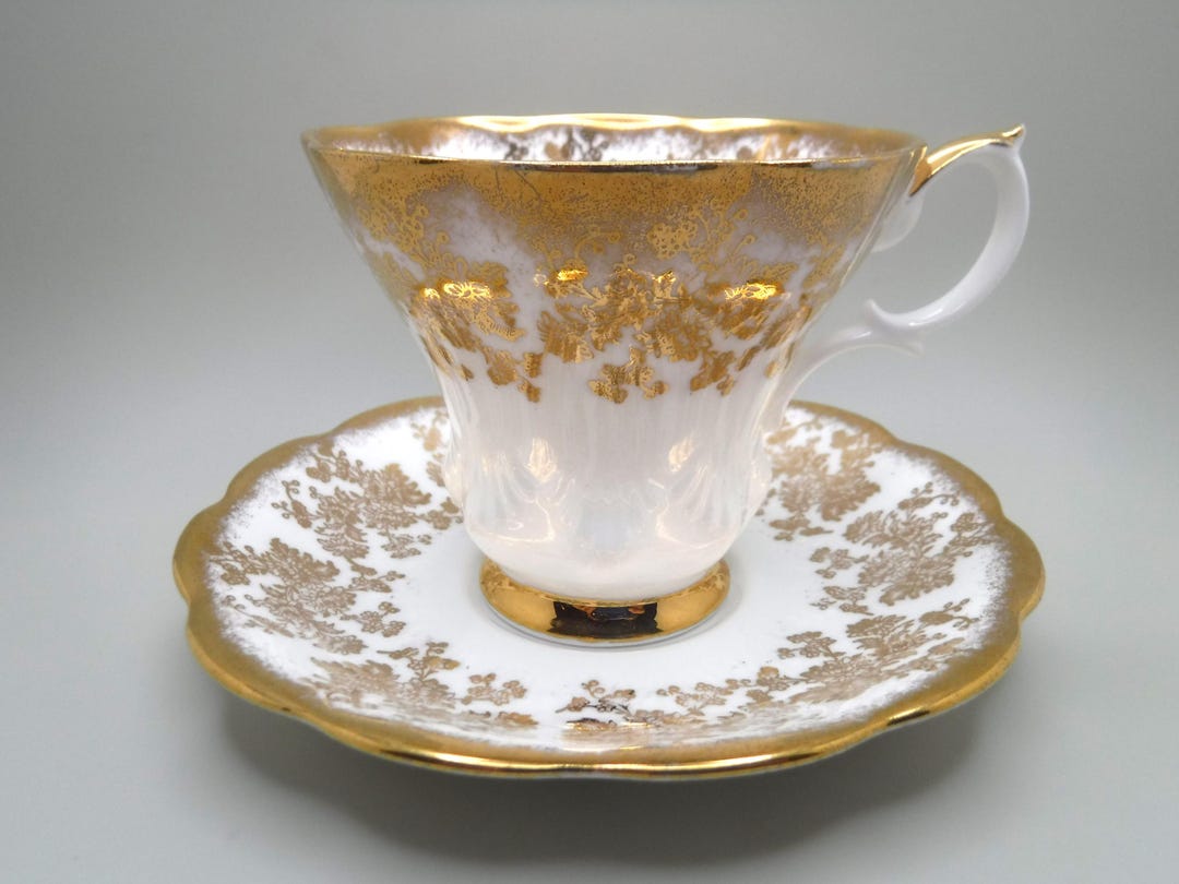 Royal Albert Vintage Teacup And Saucer Gold English Tea Party Afternoon