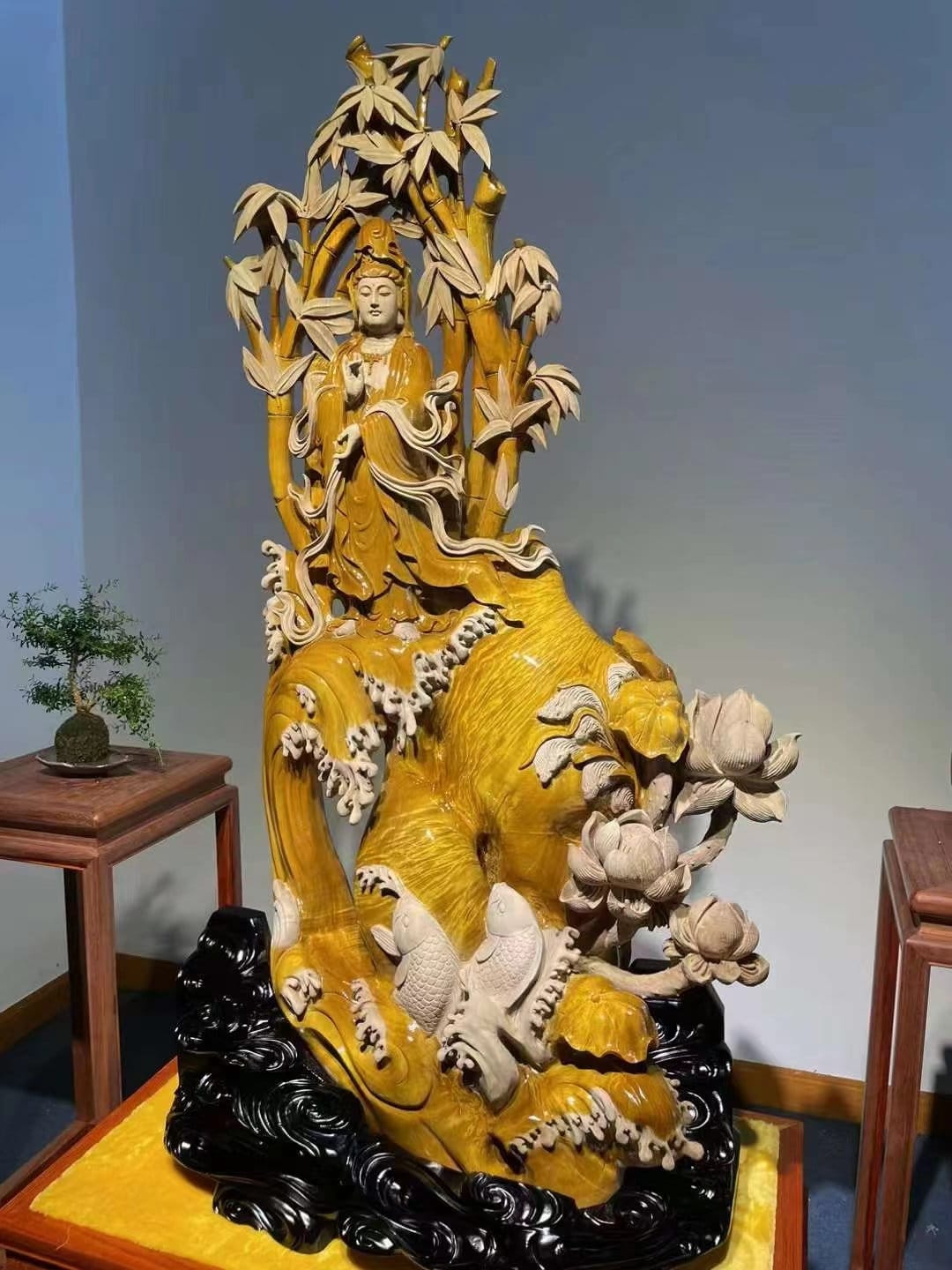 Gold Silk Nanmu Guanyin Master Pudu Cihang Whole Material Hollow ...