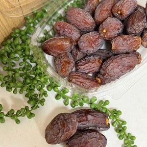 Medjool Dates From Palestine -jericho - Etsy